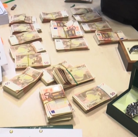 Camorra, sequestrato il "tesoro" del clan Contini - Pupia.tv