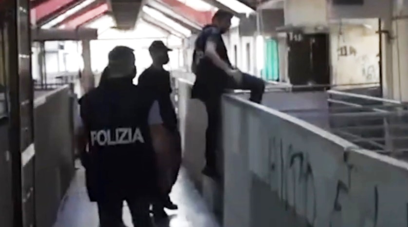 Napoli, 51 arresti nel clan della "Vanella Grassi" - Pupia.tv