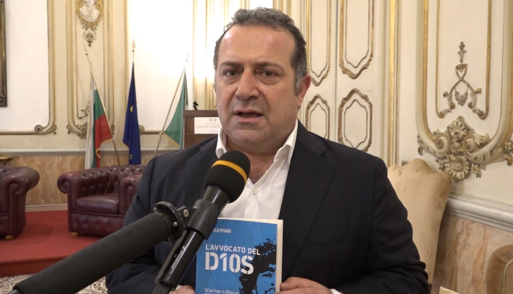 Angelo Pisani, "l'avvocato del D10S", presenta il suo libro su Maradona ...